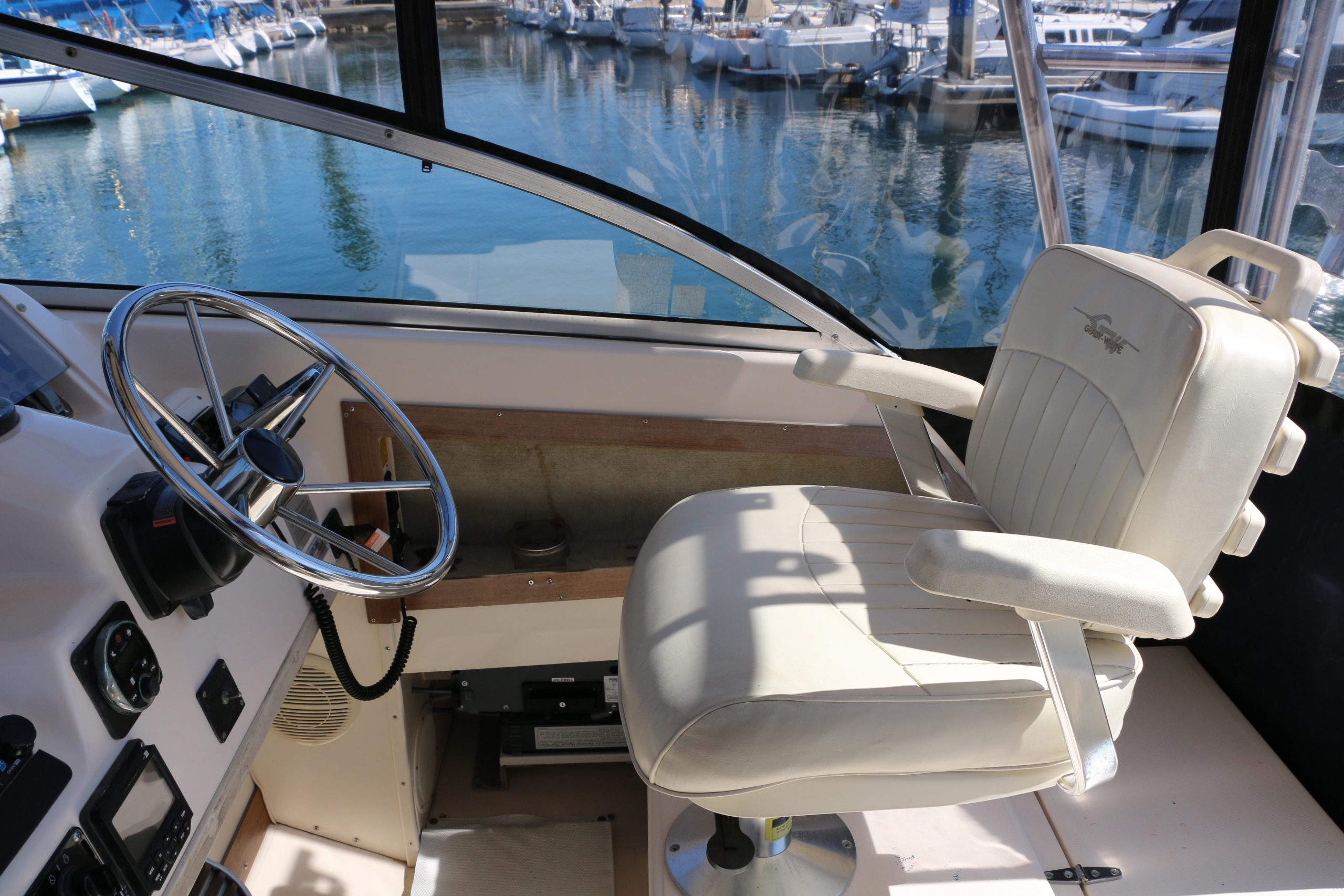 30 ft 1998 Grady-White Marlin 300 - Kusler Yachts